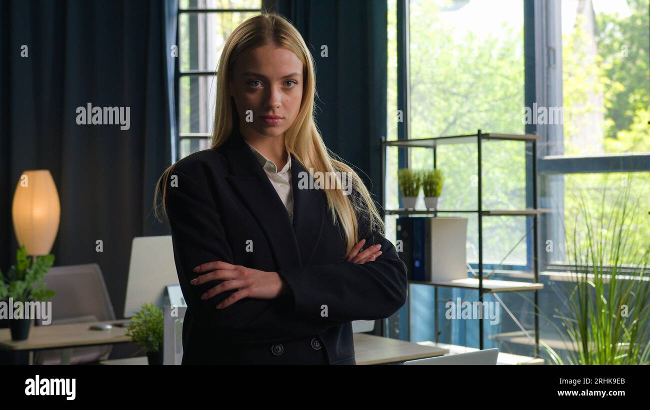 Strong Caucasian woman businesswoman boss CEO female entrepreneur ...