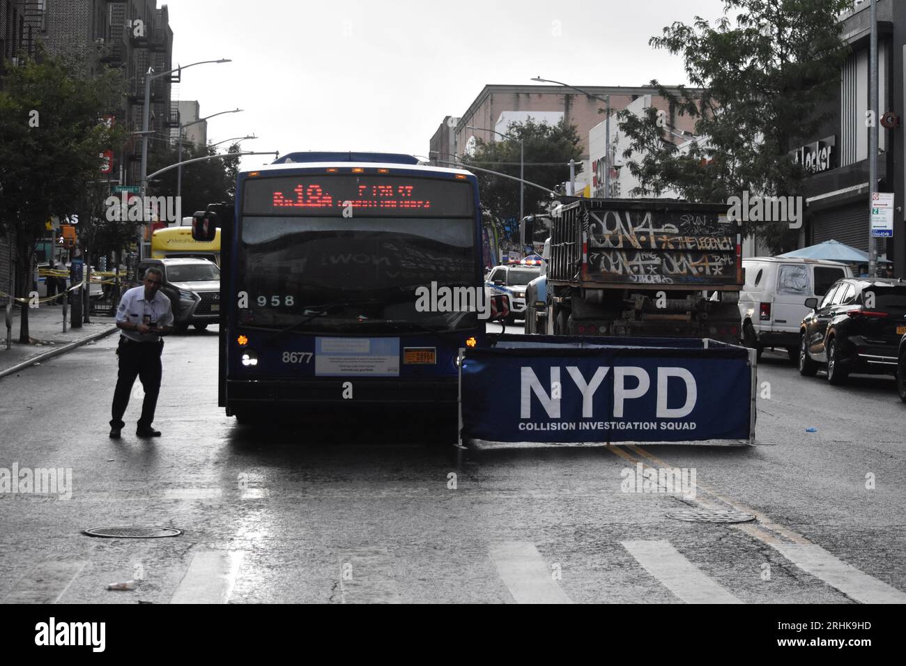 Police nypd line cross barrier hi-res stock photography and images - Alamy