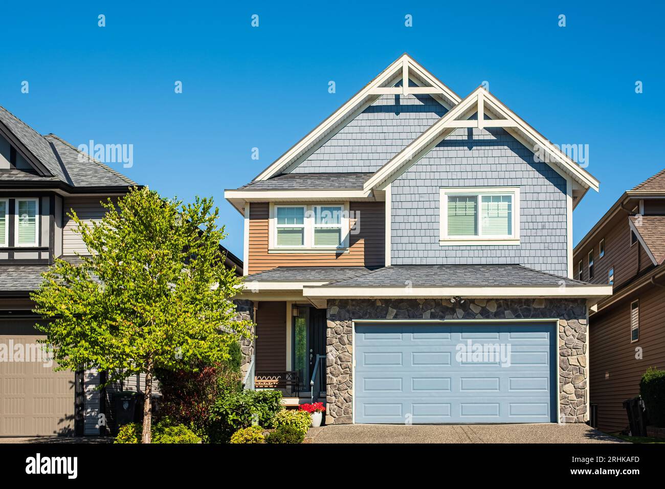 Contemporary house exterior in Vancouver Canada. Big modern house with ...