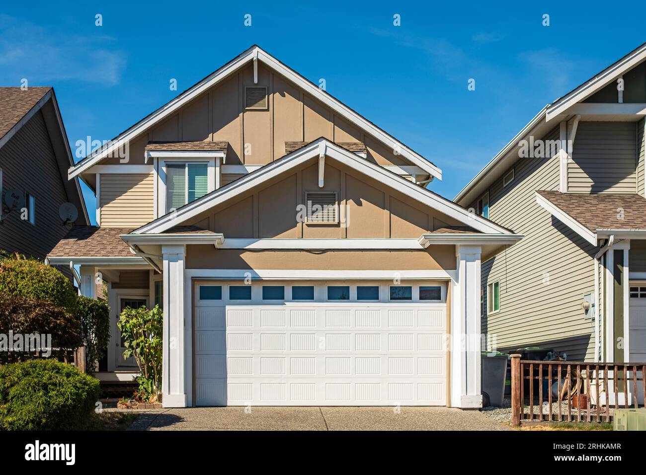 Contemporary house exterior in Vancouver Canada. Big modern house with ...