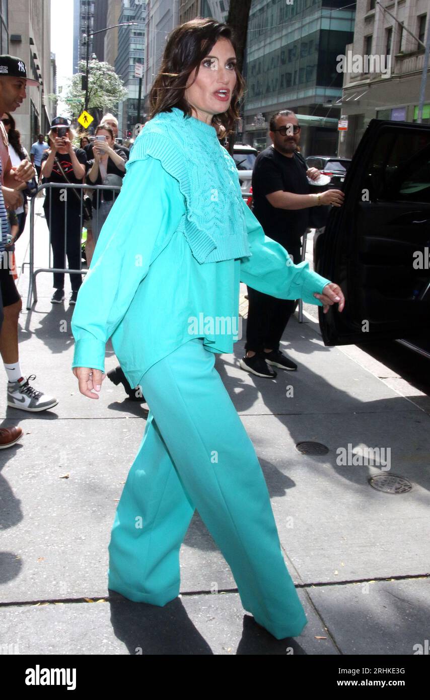 Idina menzel live 2023 hi-res stock photography and images - Alamy