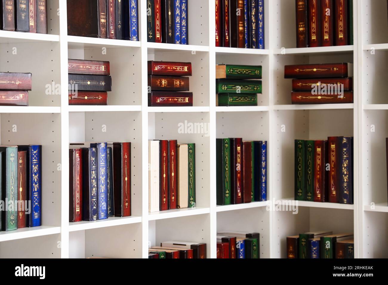 Library books unit hi-res stock photography and images - Alamy