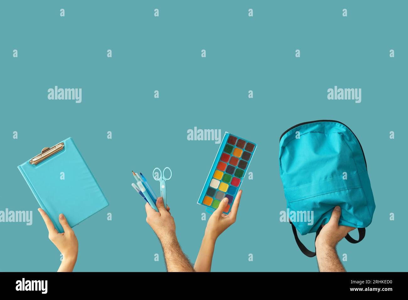 Girl shopping art supplies hi-res stock photography and images - Alamy