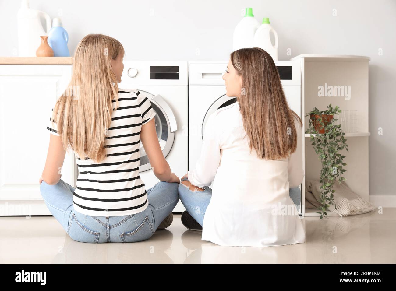 Student back dorm hi-res stock photography and images - Alamy