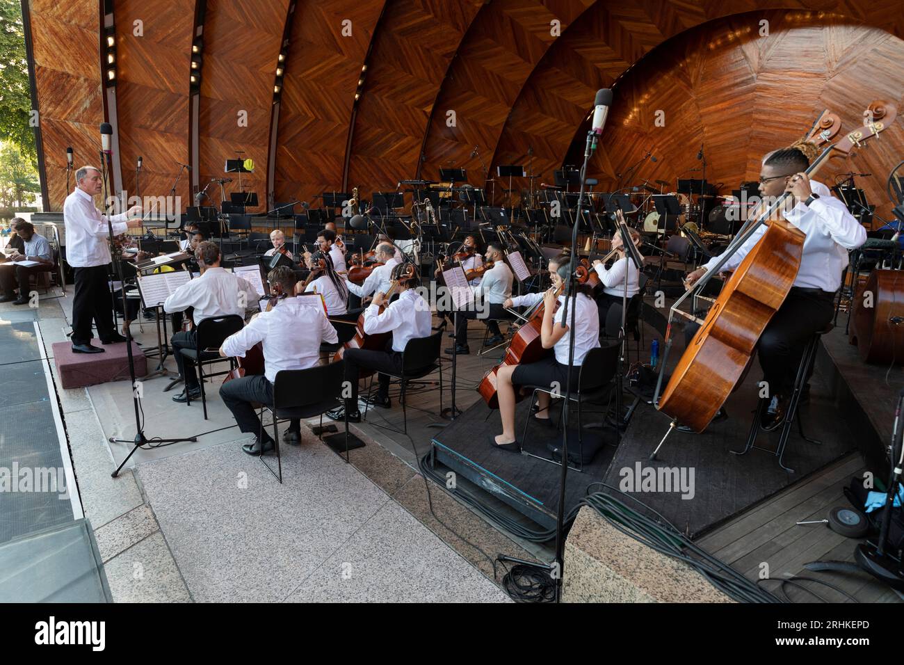 Boston Landmarks Orchestra performs at the Hatch Shell on the Esplanade ...
