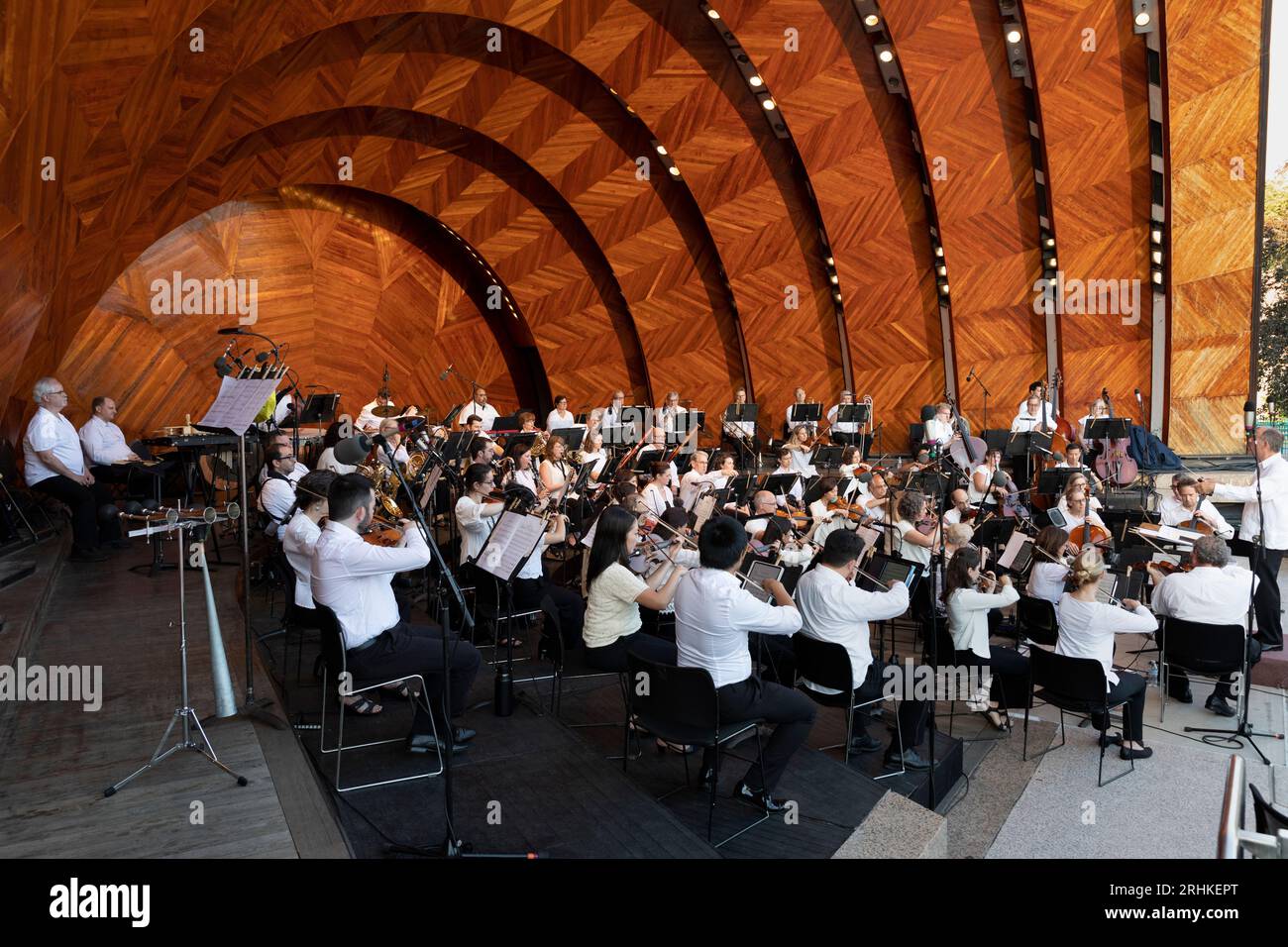Boston Landmarks Orchestra performs at the Hatch Shell on the Esplanade ...