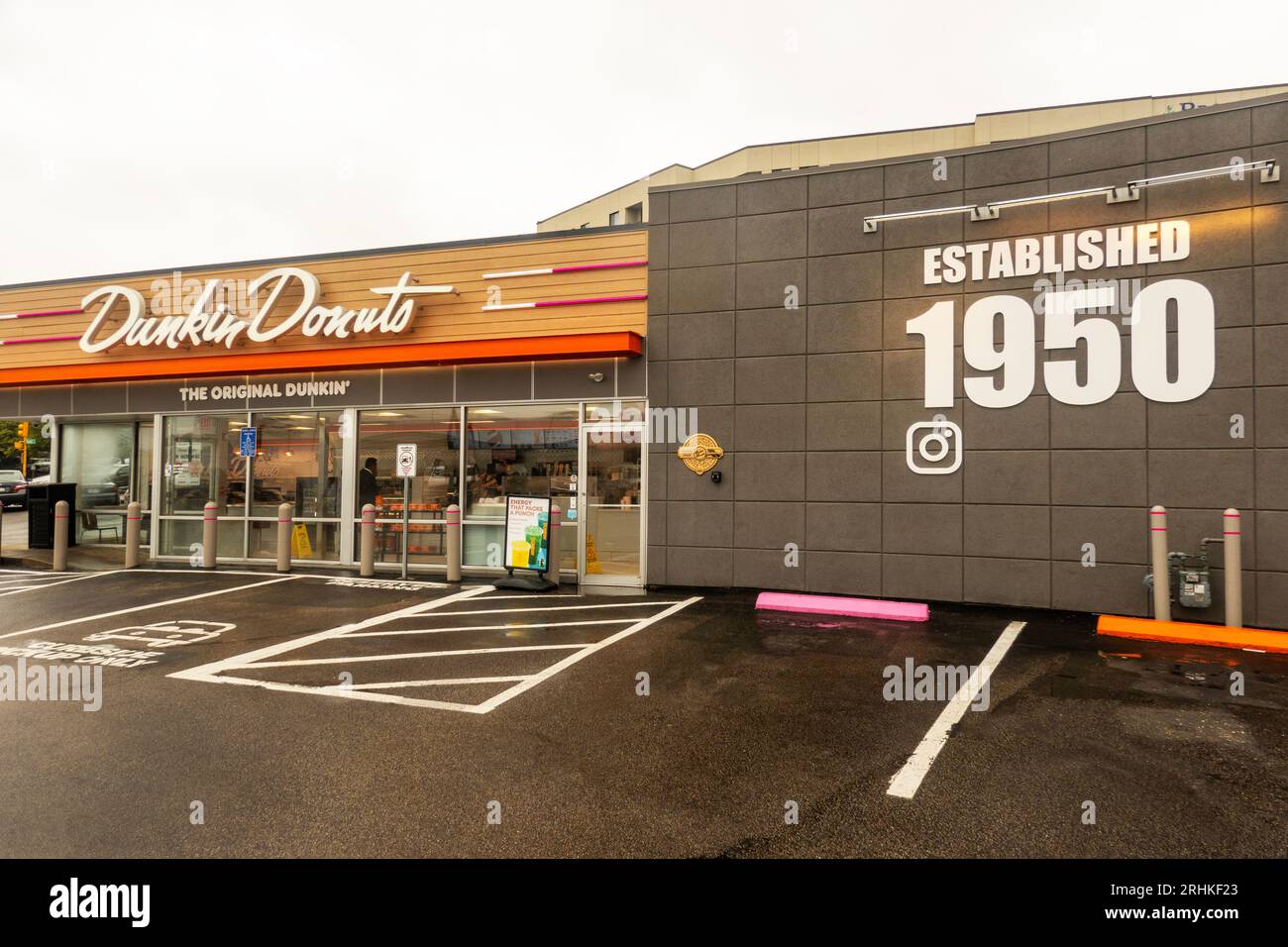 Site original dunkin donuts building food restaurant coffee drinks ...