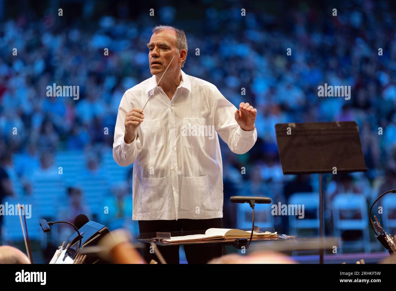 Christopher Wilkins conducts the Boston Landmarks Orchestra at the ...