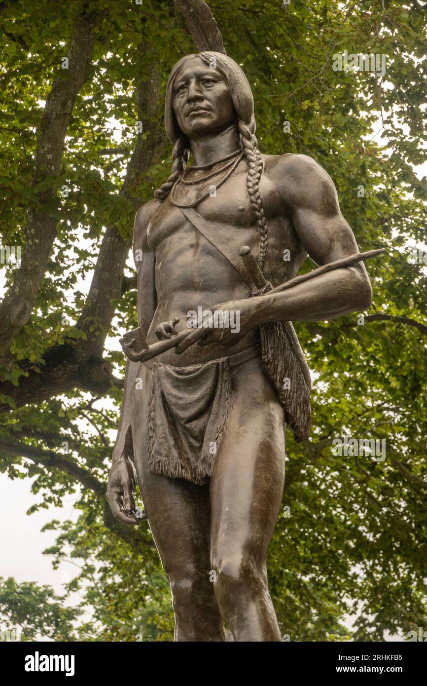 Statue american native massasoit hi-res stock photography and images ...