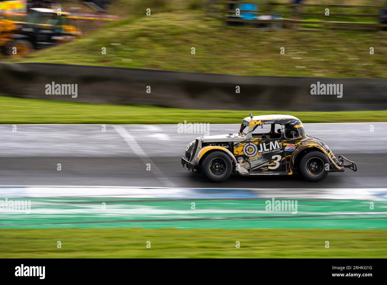 JLM – Legends Racing Knockhill Saturday Morning Practice And Race 1 ...