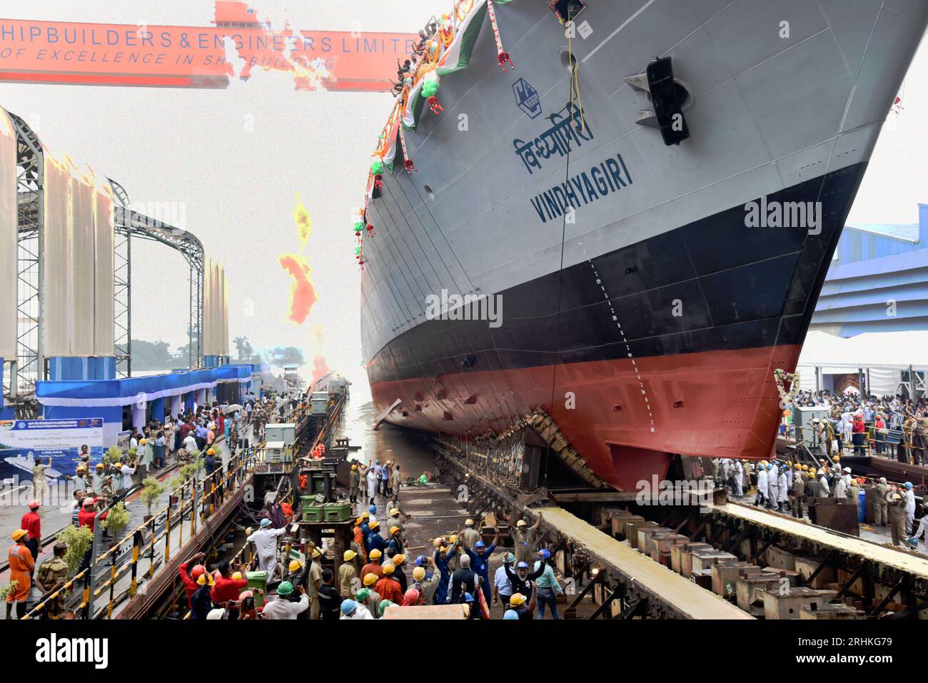 Garden reach shipbuilders hi-res stock photography and images - Alamy