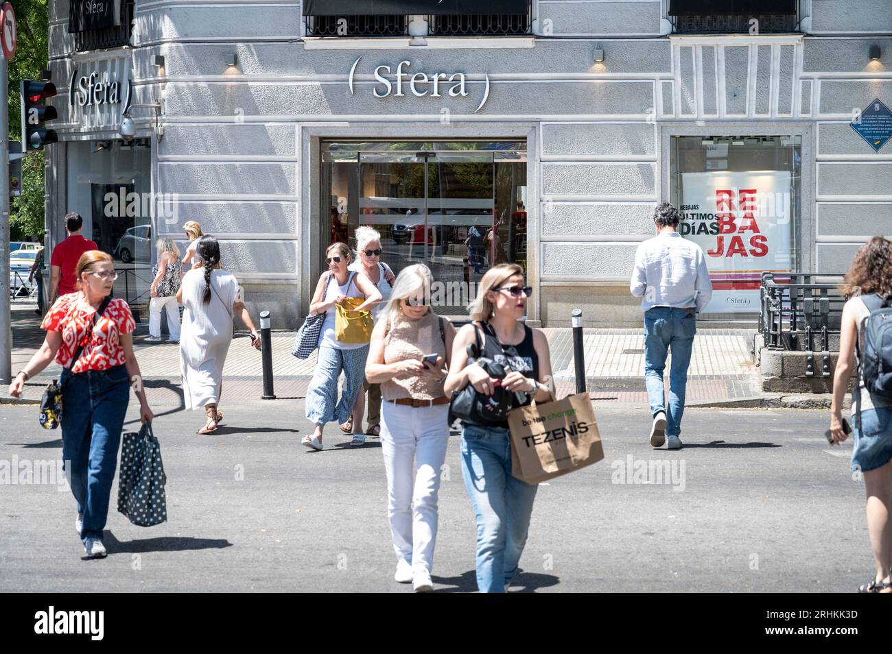 Sfera store hi-res stock photography and images - Alamy