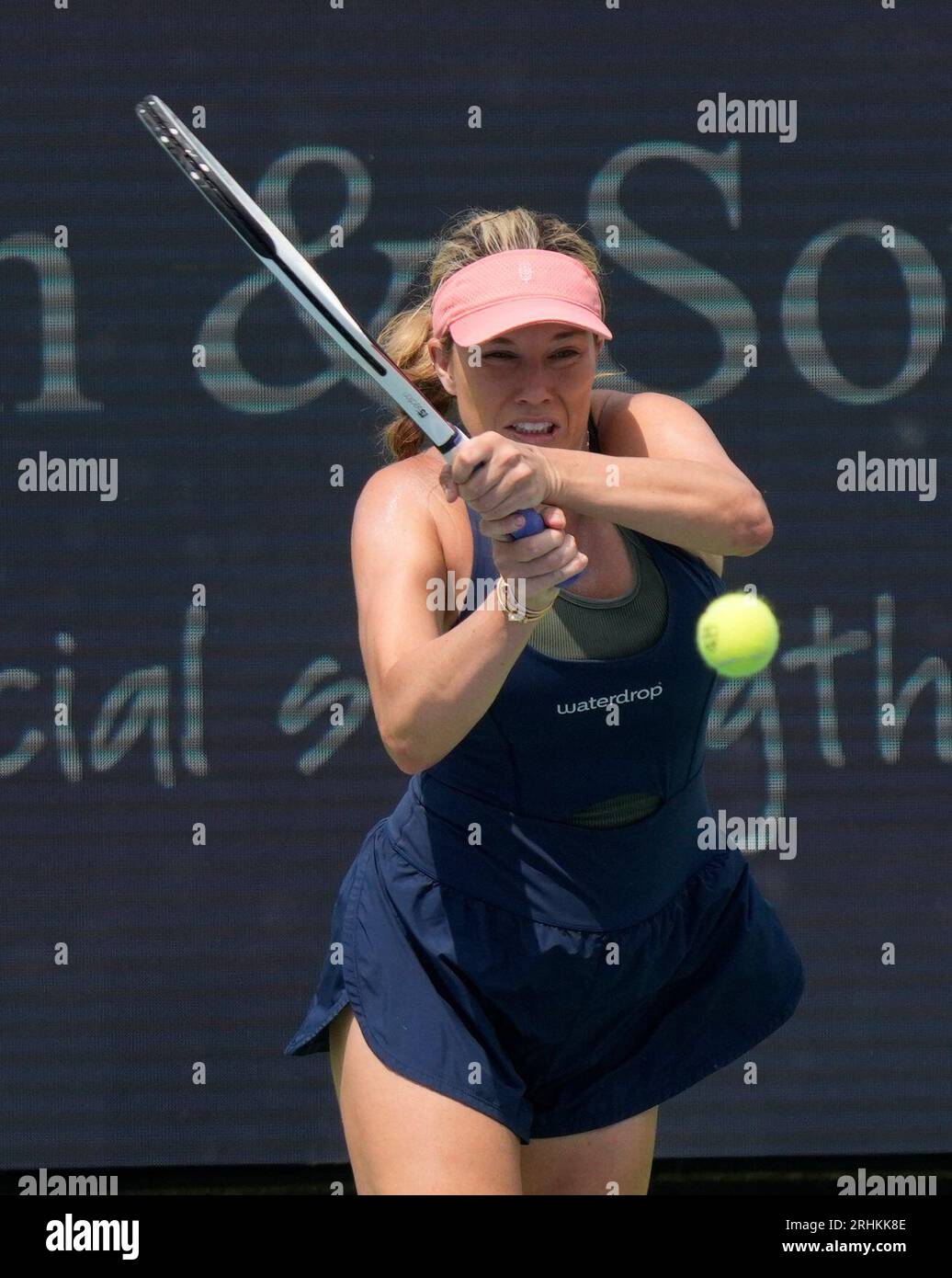 Danielle collins iga swiatek hi-res stock photography and images - Alamy