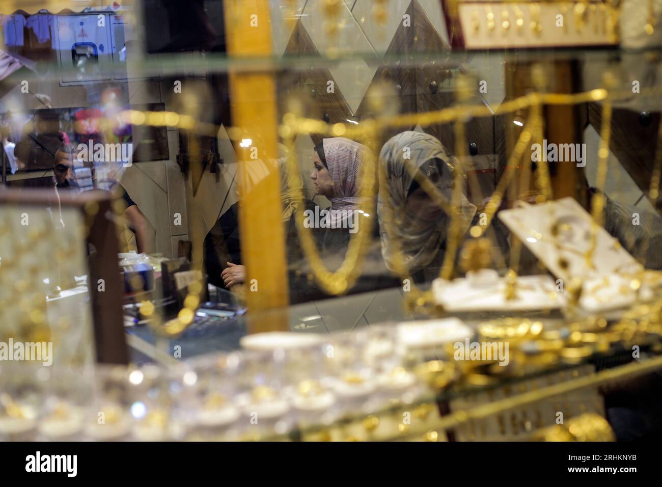 Gaza, Palestine. 17th Aug, 2023. Palestinians shop at the gold market ...