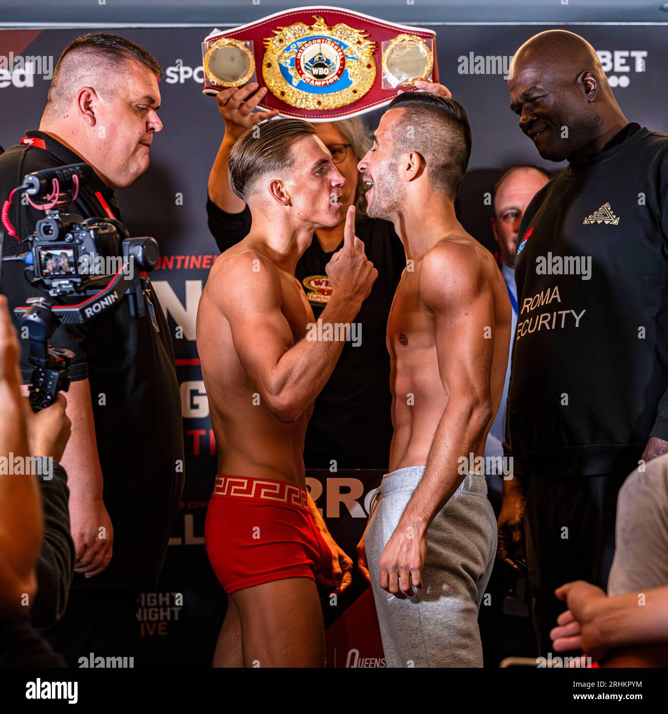 LONDON, UNITED KINGDOM. 17 Aug, 2023. Dennis McCann (l) and Ionut ...