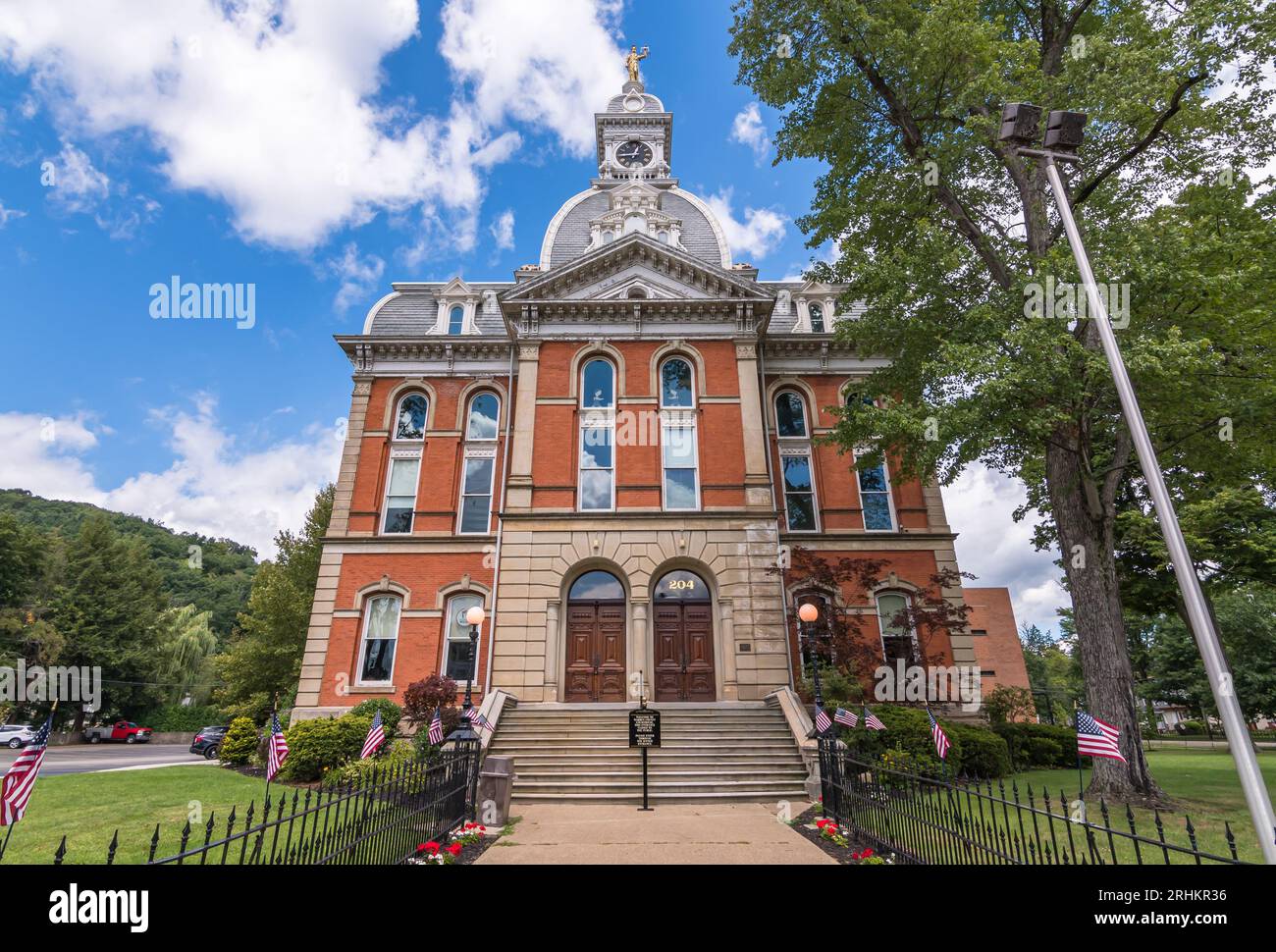 Warren county courthouse hi-res stock photography and images - Alamy