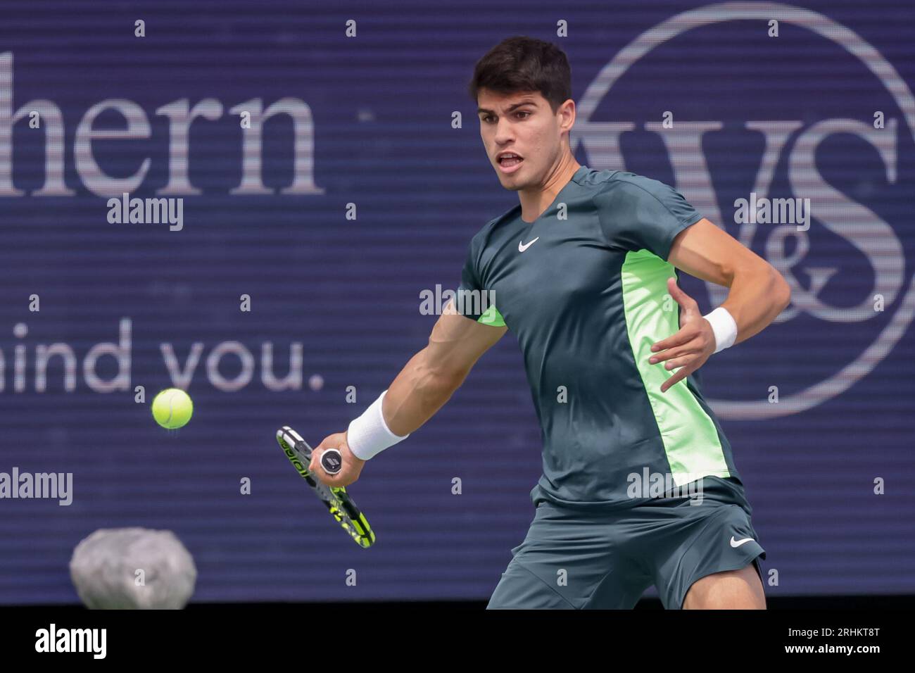 Carlos alcaraz forehand hi-res stock photography and images - Alamy