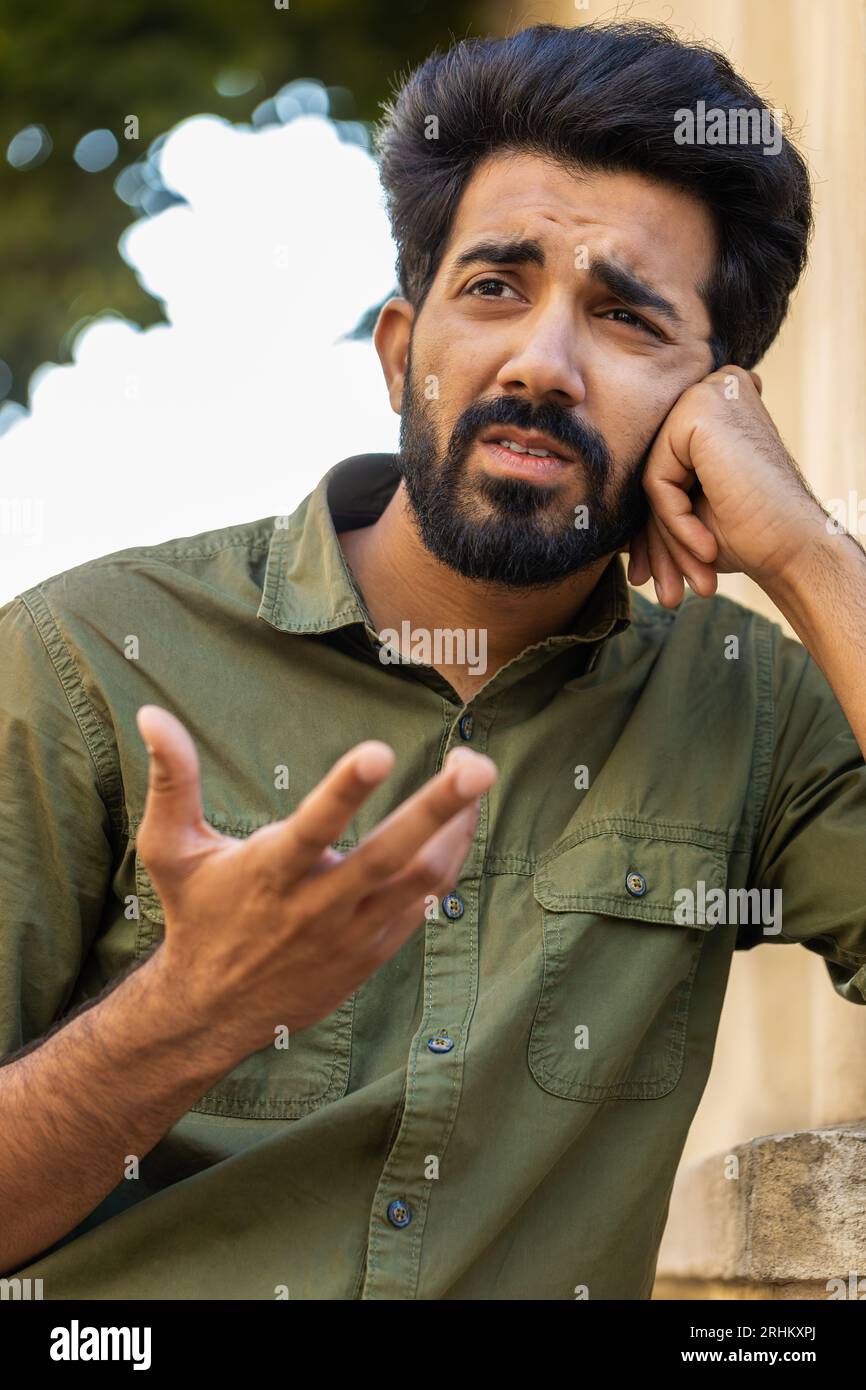 Muslim male cry hi-res stock photography and images - Alamy