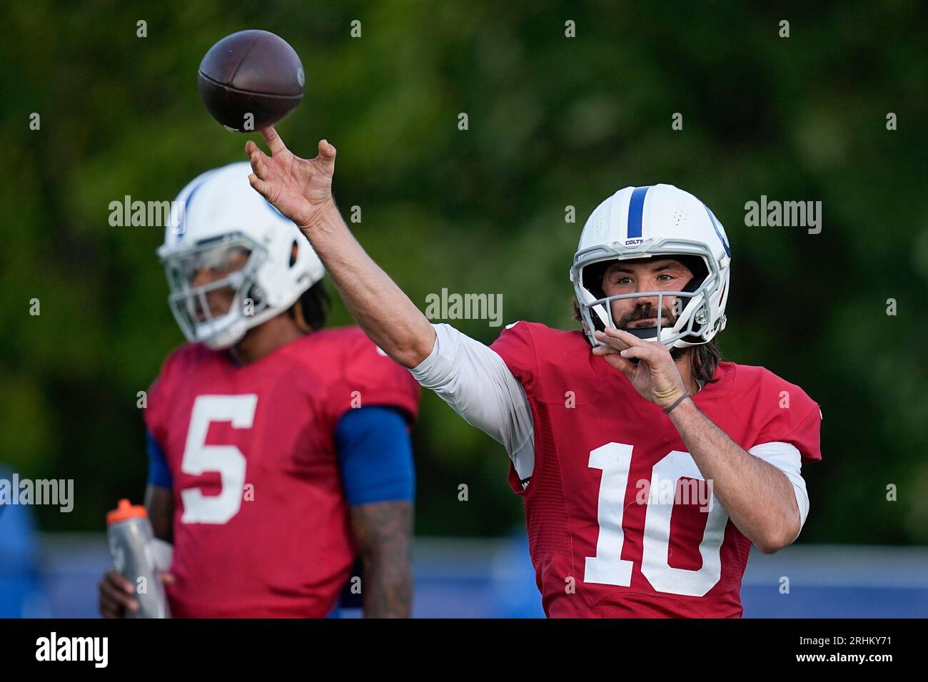 Indianapolis Colts quarterback Gardner Minshew (10) throws during an NFL football joint practice ...