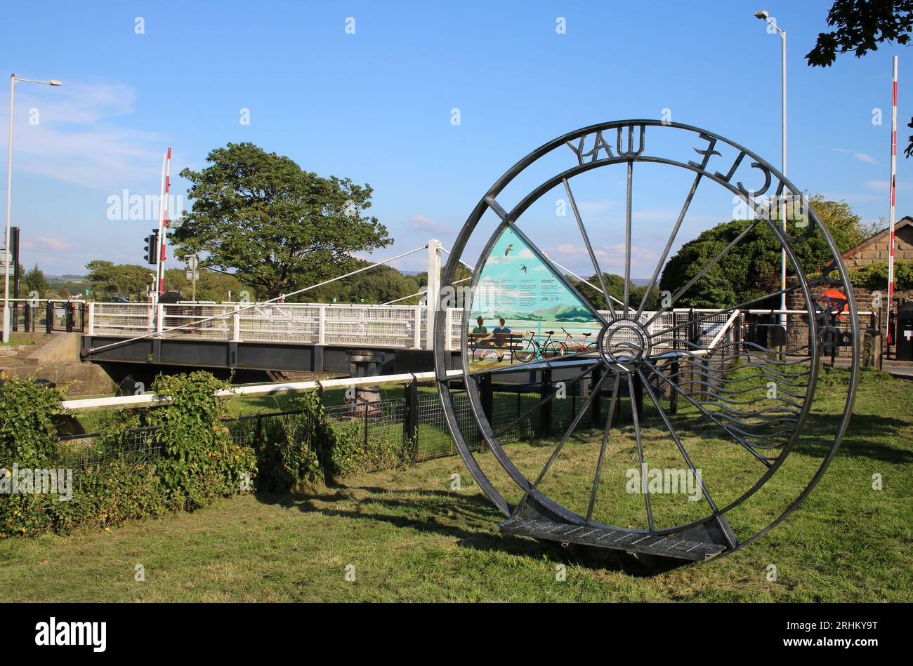 Bay Cycle Way, National Cycle Network route 700, sculpture wheel at ...
