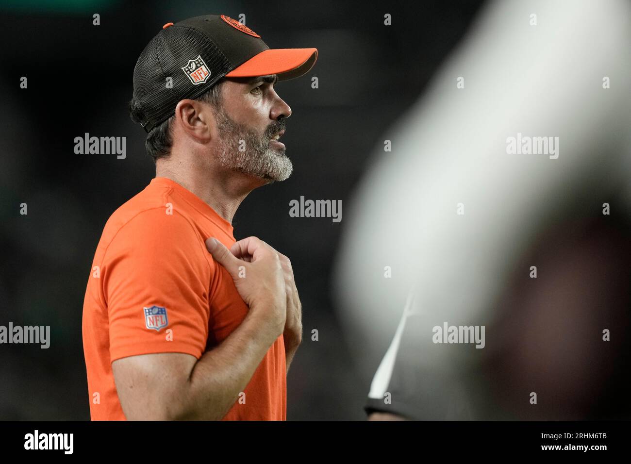 Cleveland Browns head coach Kevin Stefanski talks during the first half ...