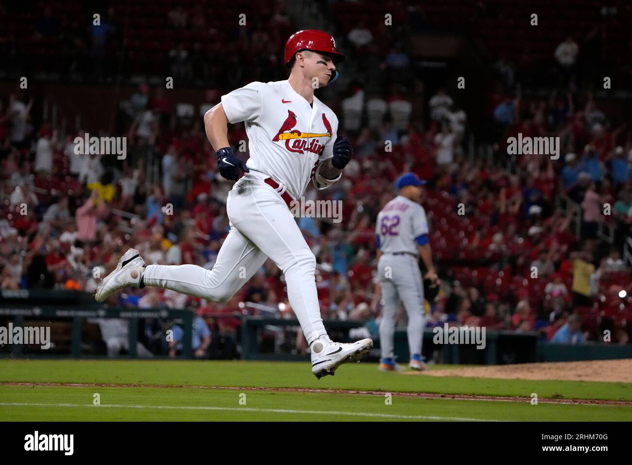 St. Louis Cardinals' Tyler O'Neill, left, rounds the bases after ...