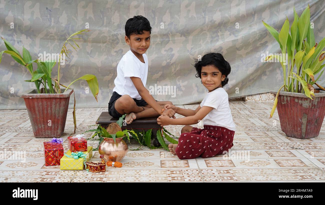 Sister brother hand rakhi hi-res stock photography and images - Alamy