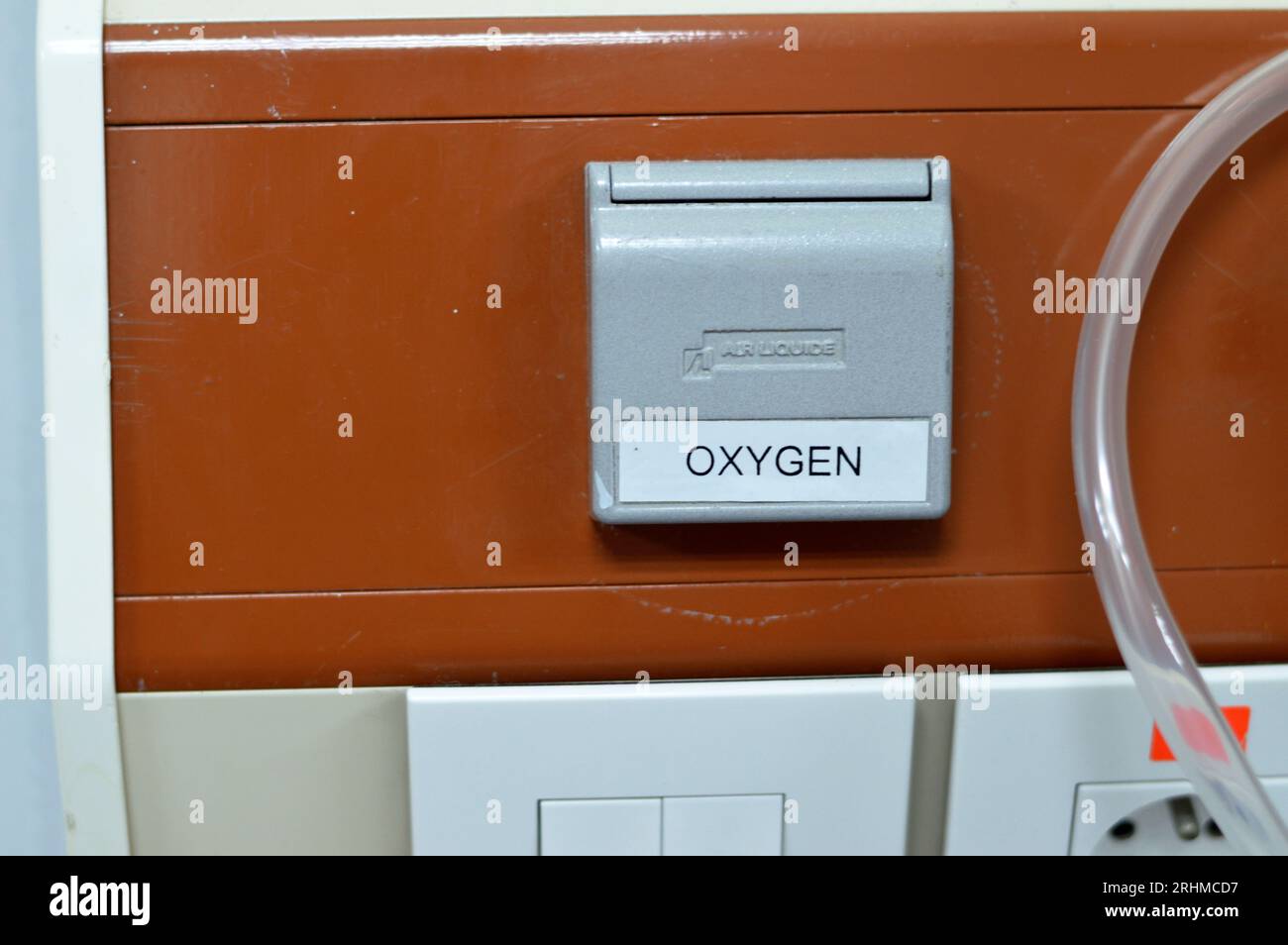 Oxygen medical gas outlet, central line for hospitals and emergency ...