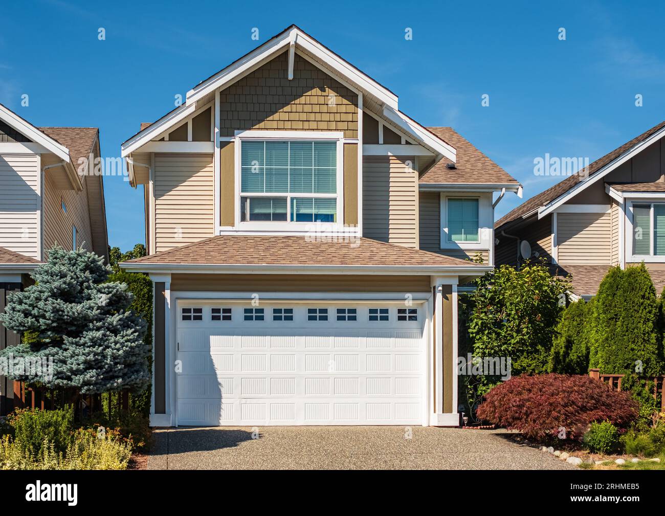 Contemporary house exterior in Vancouver Canada. Big modern house with ...