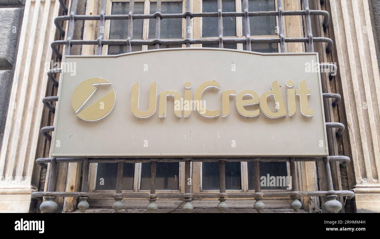 Unicredit bank logo hi-res stock photography and images - Alamy