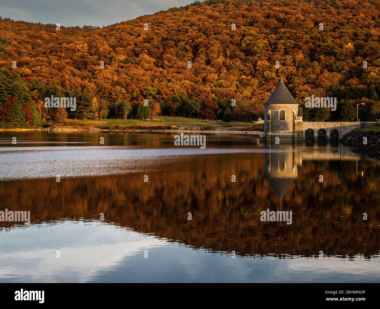 Saville Dam Barkhamsted Reservoir Barkhamsted, Connecticut, USA Stock ...