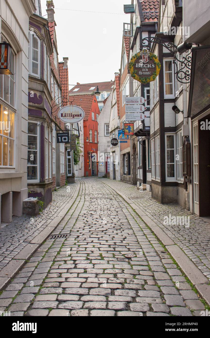 Narrow street in historic district Schnoor of Bremen. Empty old town ...