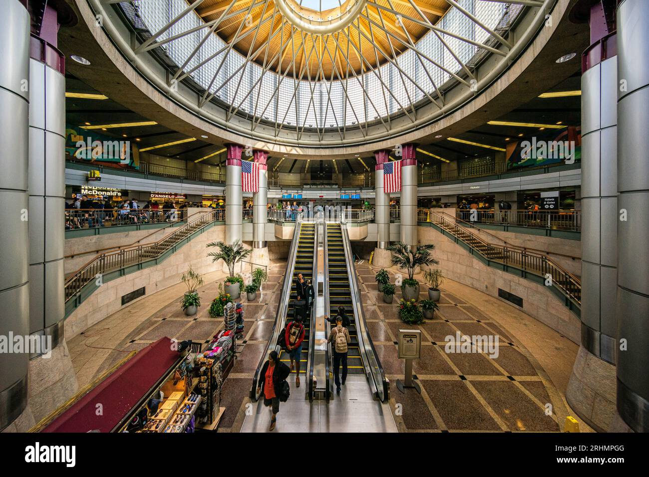 Boston bus station hi-res stock photography and images - Alamy