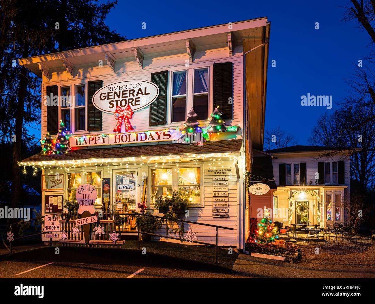 Riverton General Store Riverton, Connecticut, USA Stock Photo - Alamy