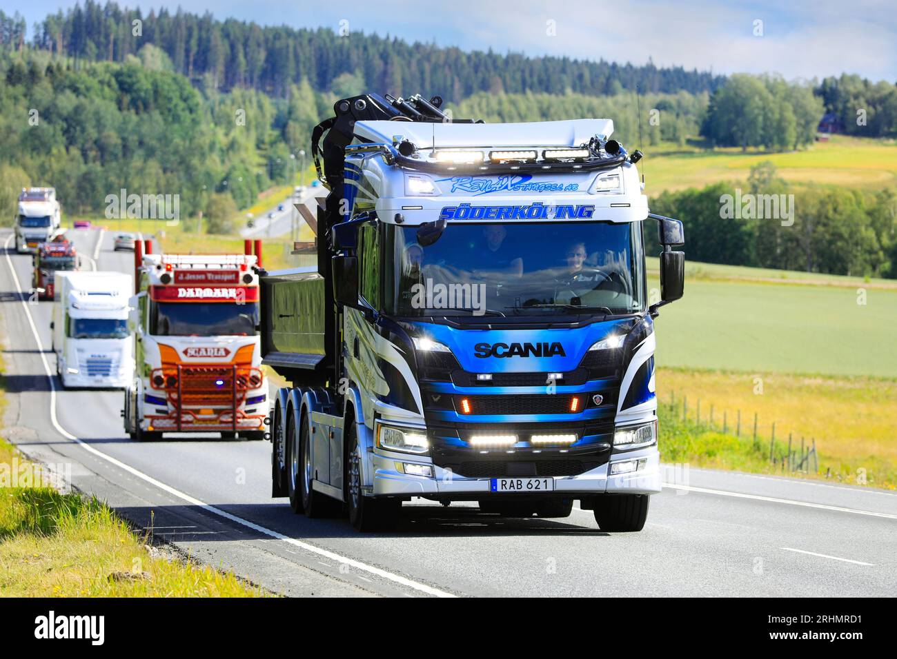 Customised Scania G460 2022 tipper truck Renax Stängsel Ab in convoy to ...
