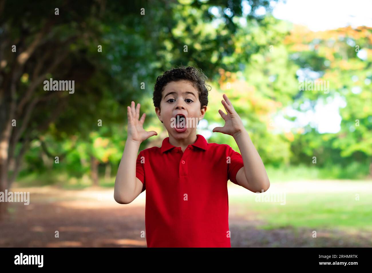 Amazed boy hi-res stock photography and images - Alamy