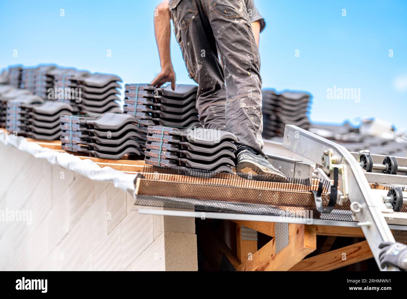 Fired tile roofing hi-res stock photography and images - Alamy