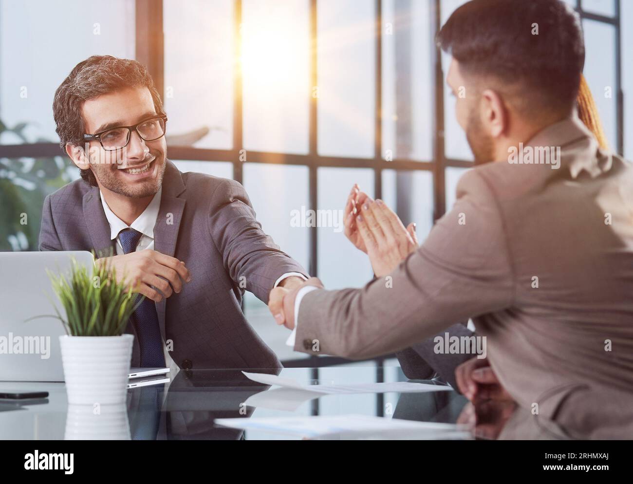 professional group of office workers discussing project Stock Photo - Alamy