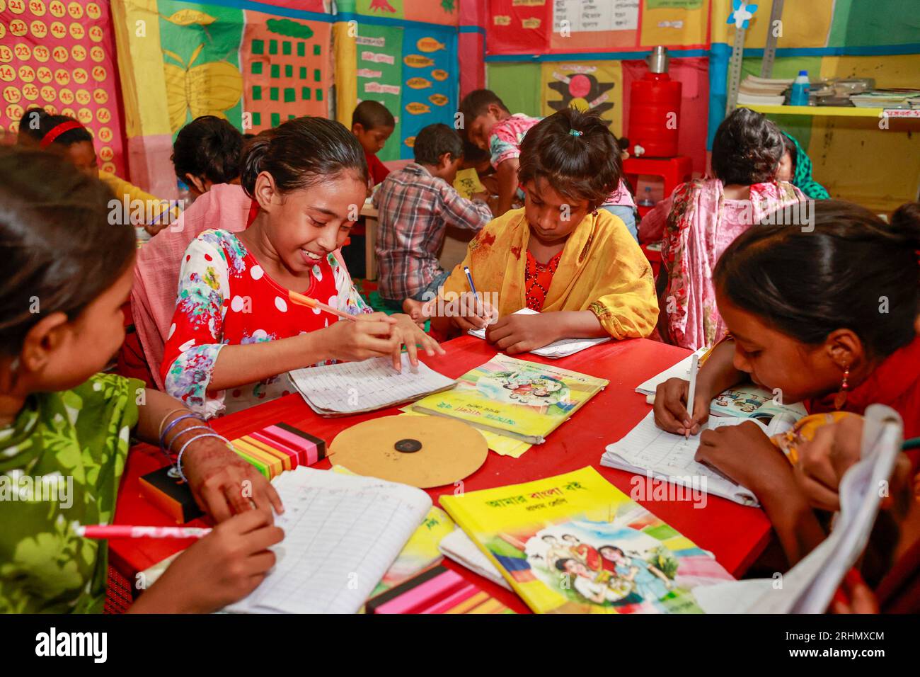 Dhaka, Bangladesh. 17th Aug, 2023. Bangladeshi students attend at a free school for education in ...
