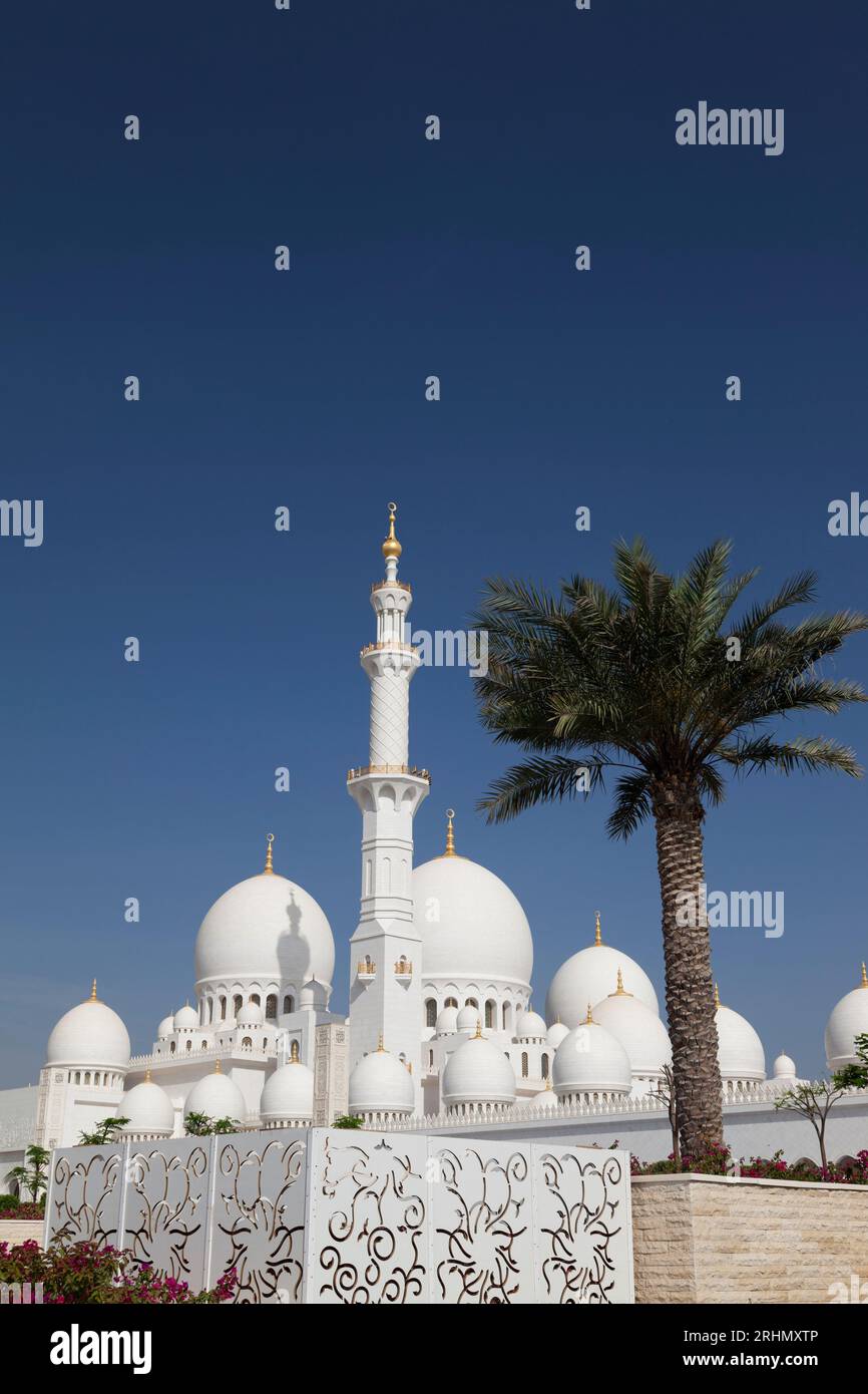 United Arab Emirates, Abu Dhabi, external view of the Sheikh Zayed ...