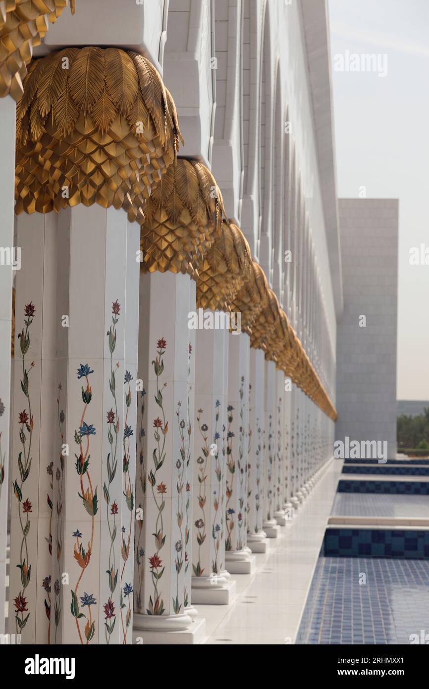 Intricate religious details hi-res stock photography and images - Alamy