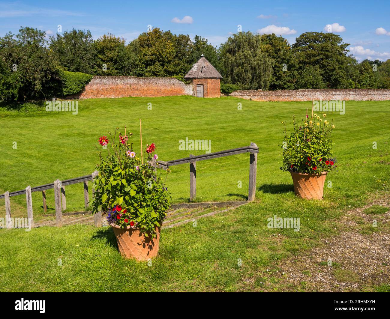 Old Tudor, Walled Garden, Basing House, Old Basing, Basingstoke ...