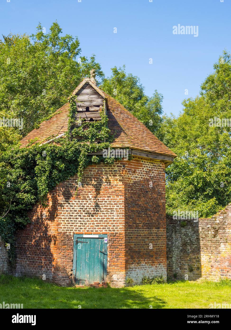Old Tudor, Walled Garden, Basing House, Old Basing, Basingstoke ...