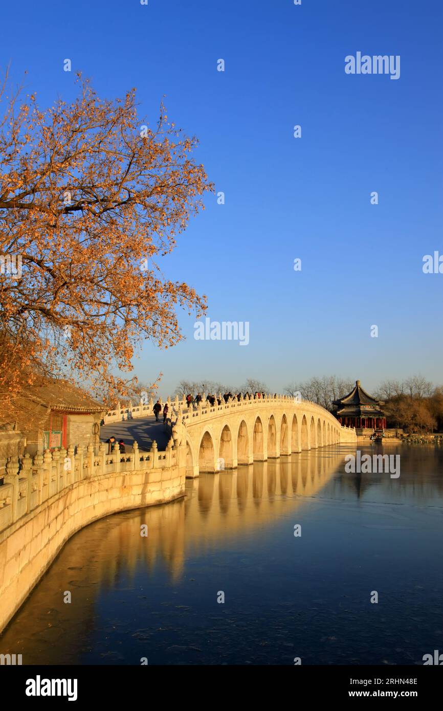 Seventeen Holes Bridge scene in the Summer Palace, Beijing, china Stock ...