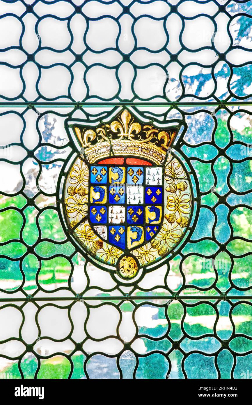 French chateau window hi-res stock photography and images - Alamy