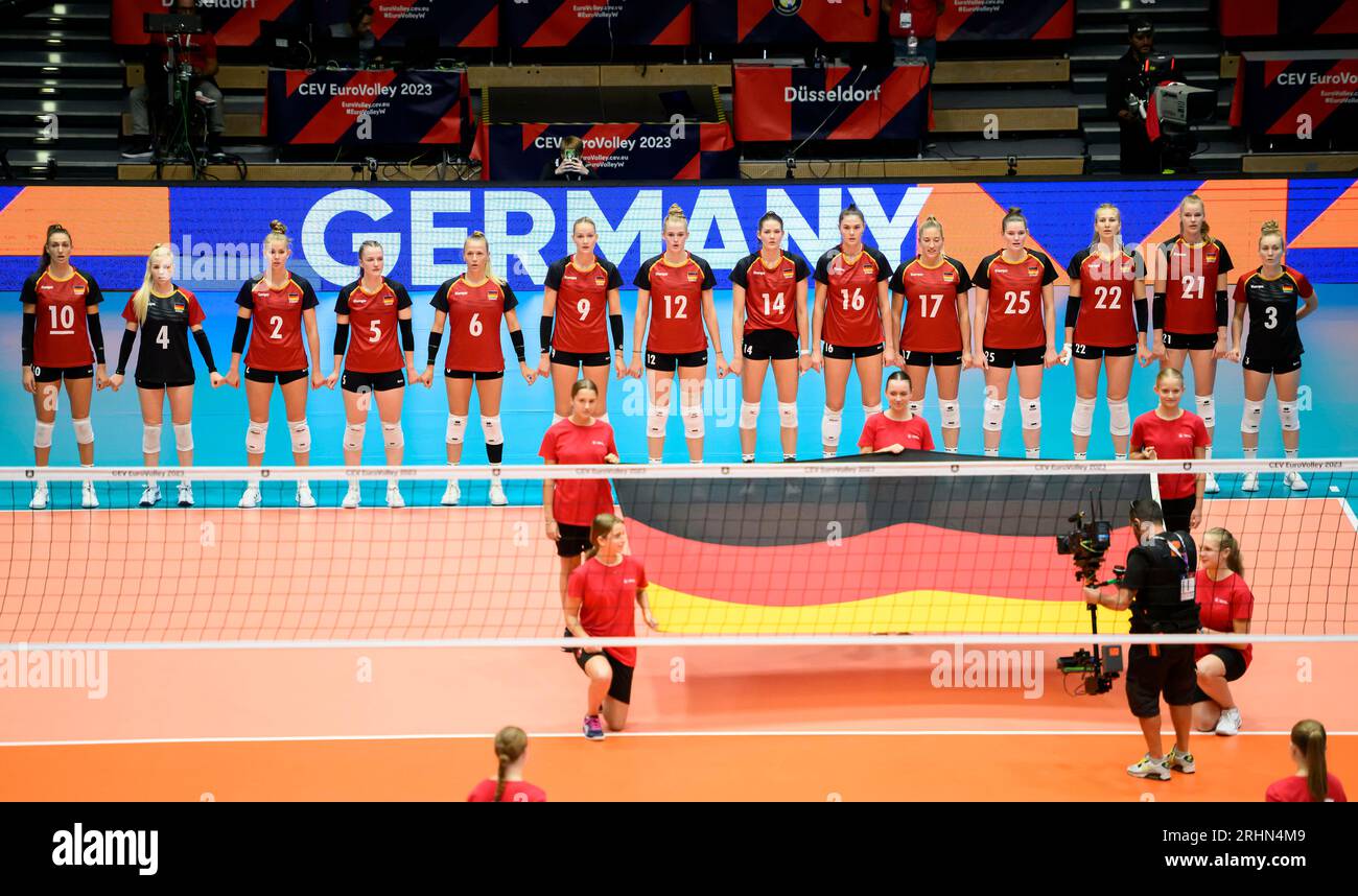 Dusseldorf/ Germany. 17/08/2023, Team GER hand in hand behind a Germany ...