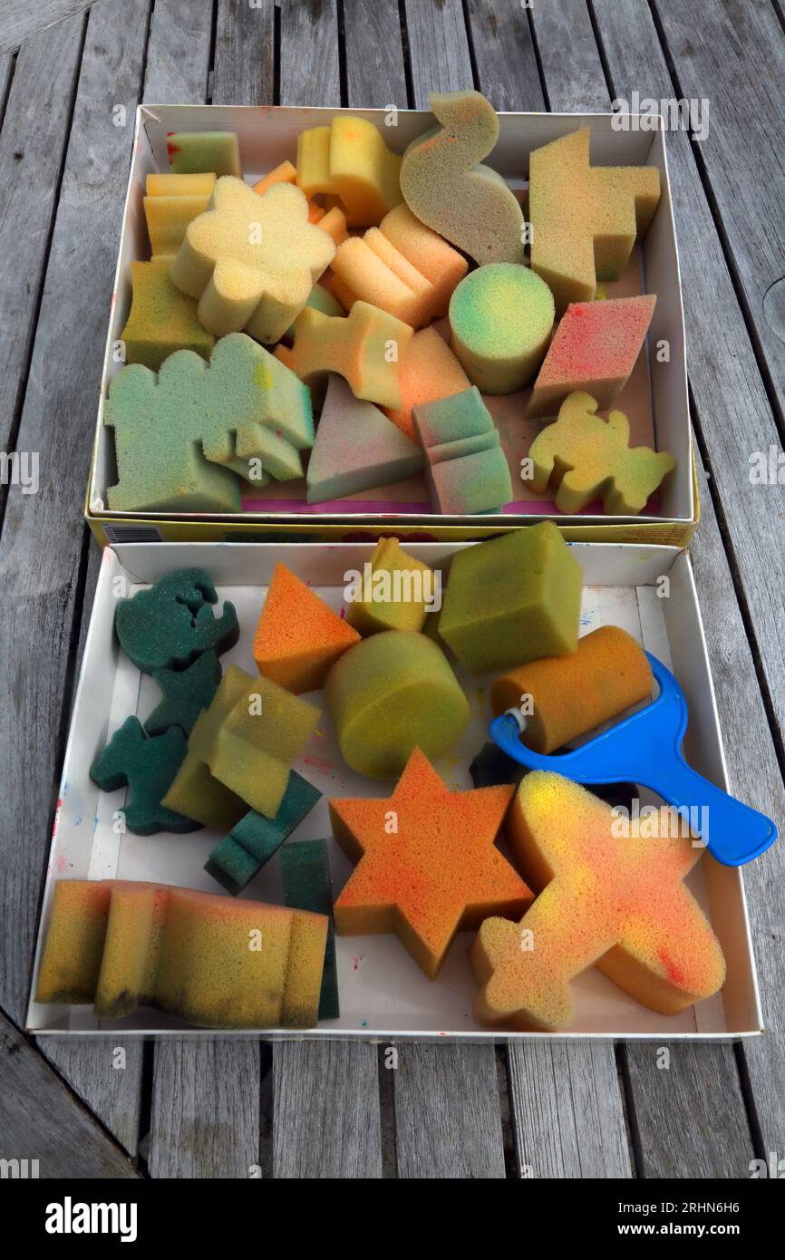 Sponge painting hi-res stock photography and images - Alamy