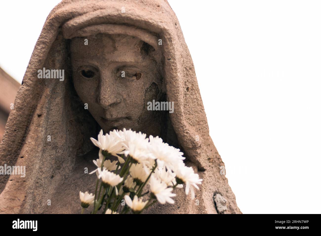 Thinking female statue hi-res stock photography and images - Alamy