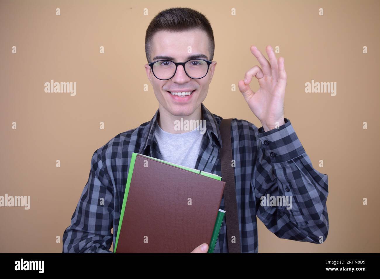 Hand signok hi-res stock photography and images - Alamy