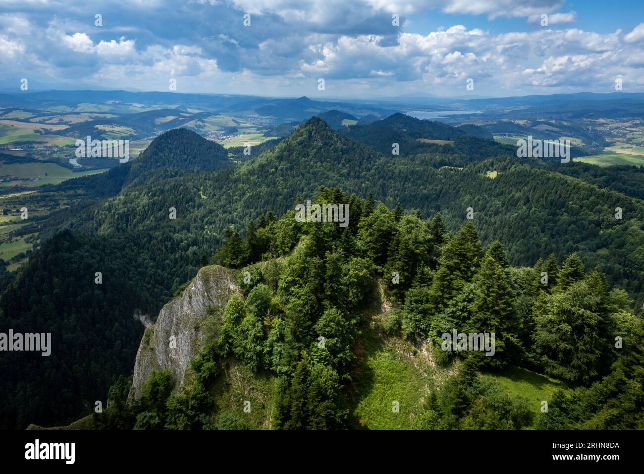 Mountain landscape viewed from Trzy Korony mountain in Pieniny, Poland ...